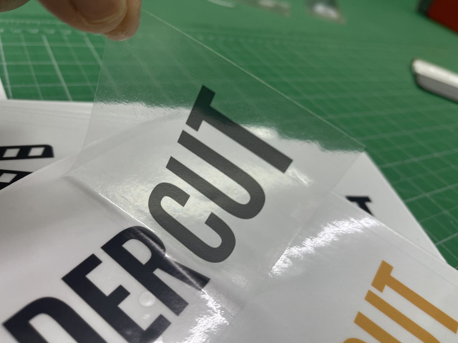 สติ๊กเกอร์ใส พิมพ์สติ๊กเกอร์ใส สติ๊กเกอร์ใสกันน้ำ สติ๊กเกอร์ pvc ใส